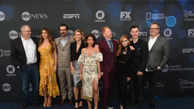 Modern Family Reunion: Sofia Vergara Arranges A Cast Get-Together