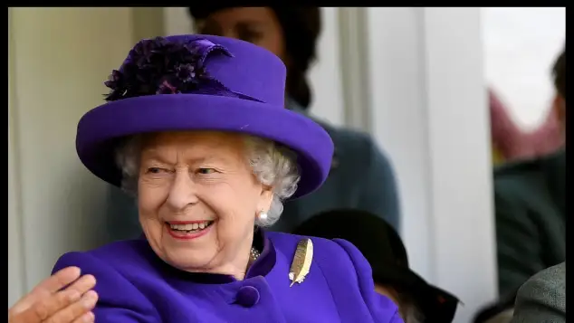 The Queen Lights Up Windsor Castle: Clap For Our Carers