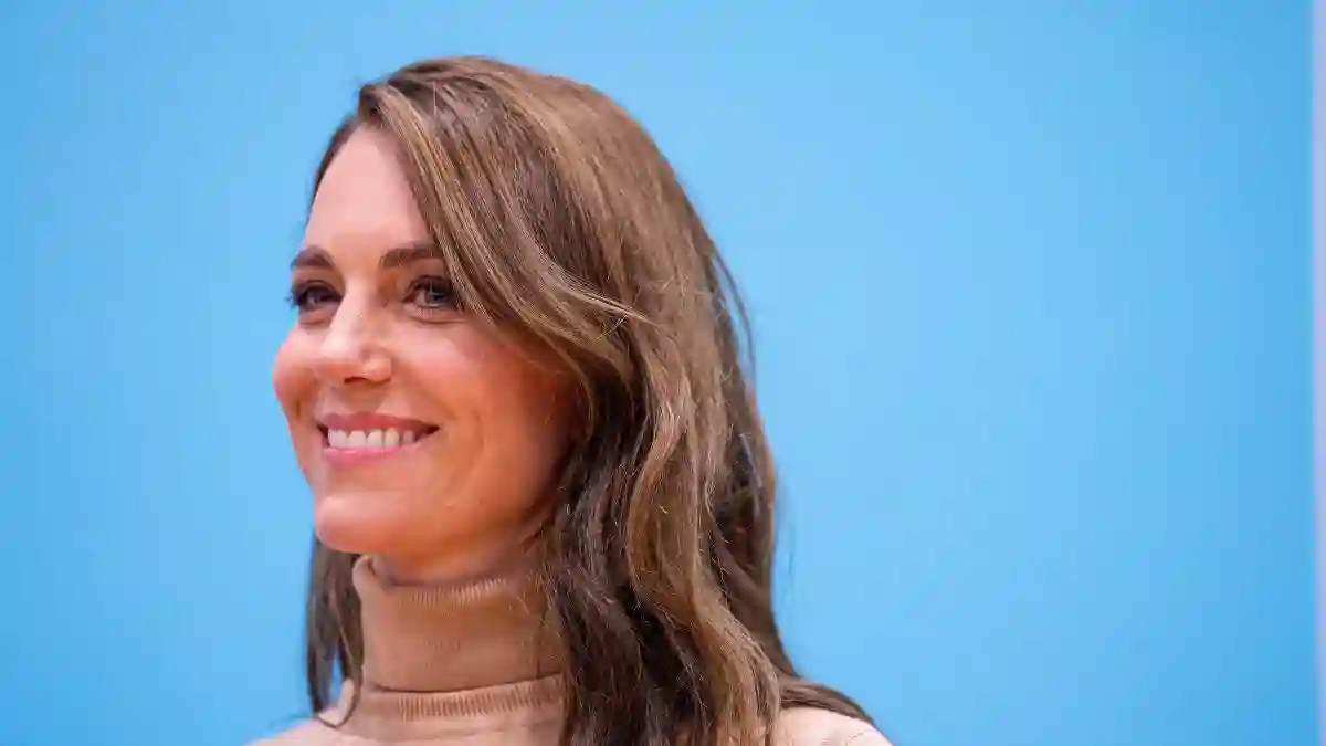 Princess Kate Shocks Royal Fans In New Dress!