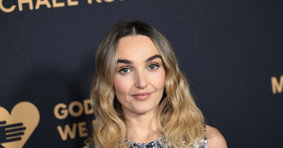 WHOA! Chloe Fineman Reveals Elon Musk Made SNL Cast Members Cry