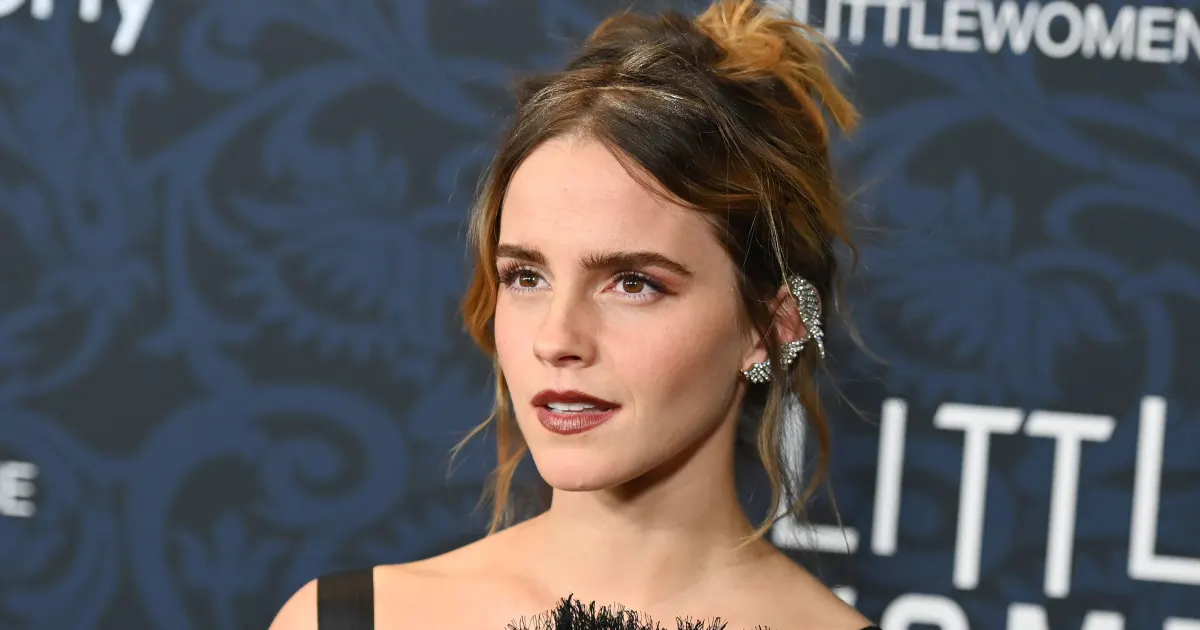 From Cute Girl To Sexy Woman: Emma Watson's Transformation