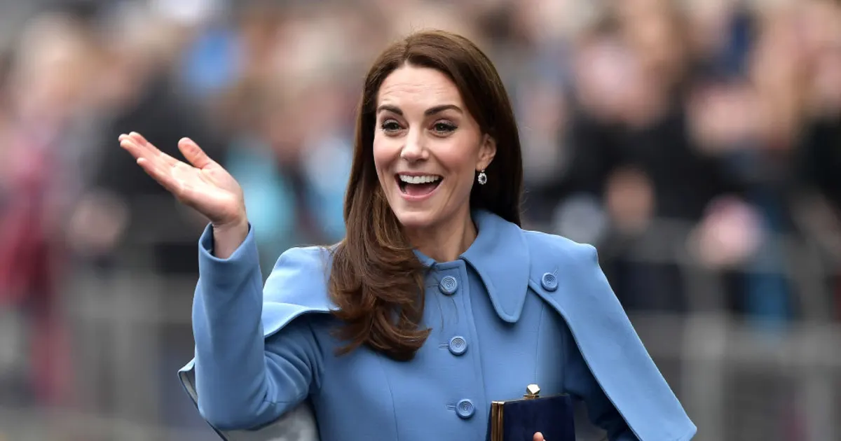 A Royal Song: Princess Kate Singing On Stage!