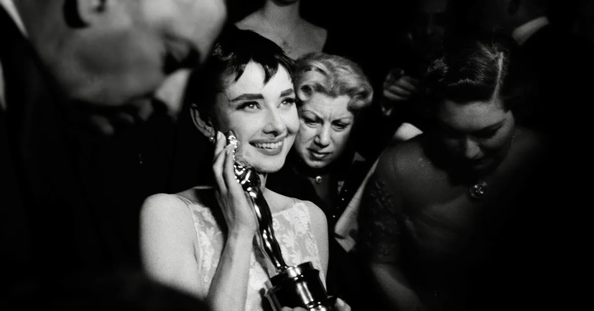 Photos Of Hollywood Legends Winning Their First Oscars