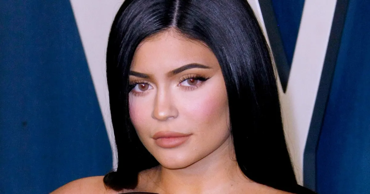 Kylie Jenner Claps Back At Forbes Saying Shes Not A Billionaire