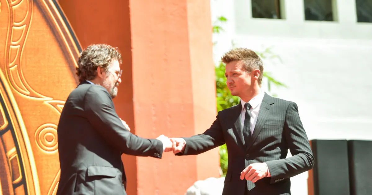 Jeremy Renner: Mark Ruffalo Asks Fans For Prayers