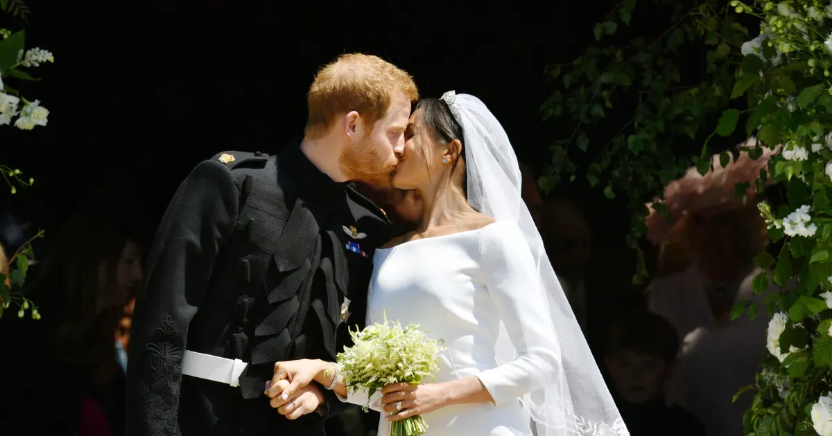 Famous Celeb Couples And Their First Date Stories!