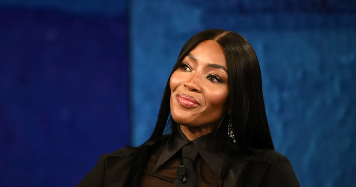 Naomi Campbell Topless She Covers The Bare Minimum