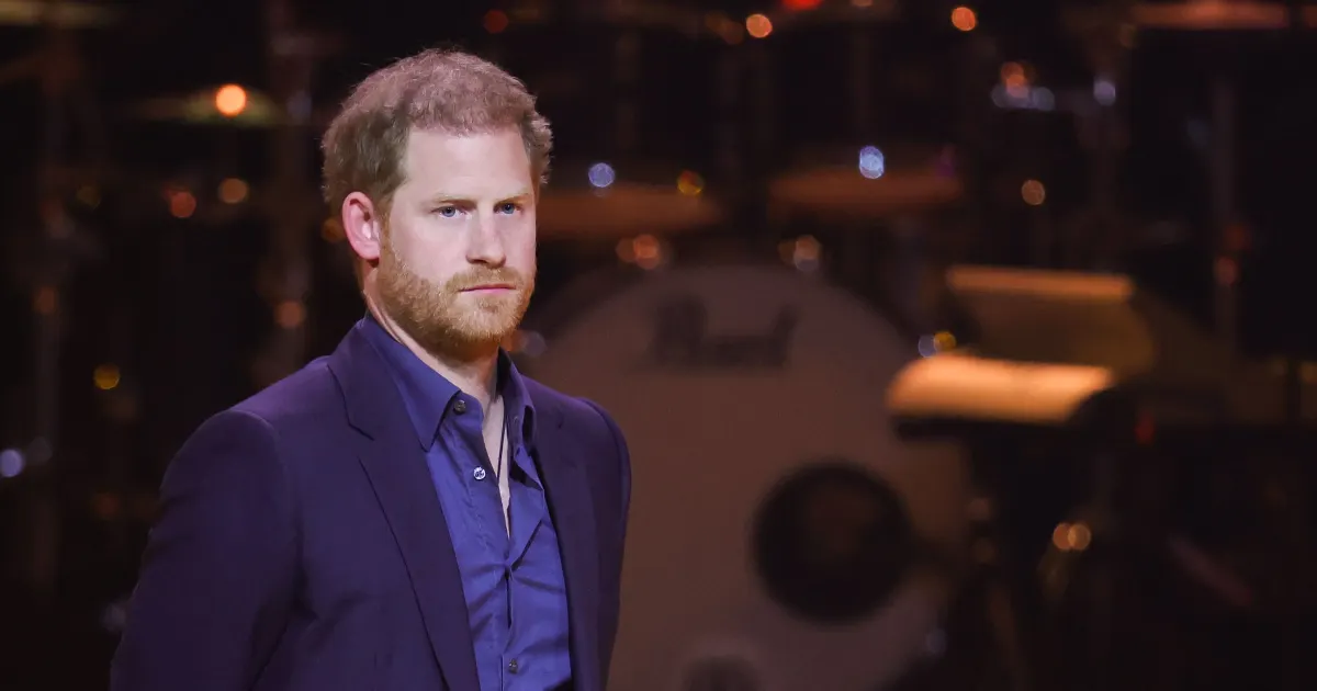 Body Language Expert On Harry: "Like A Guru Or Coach"