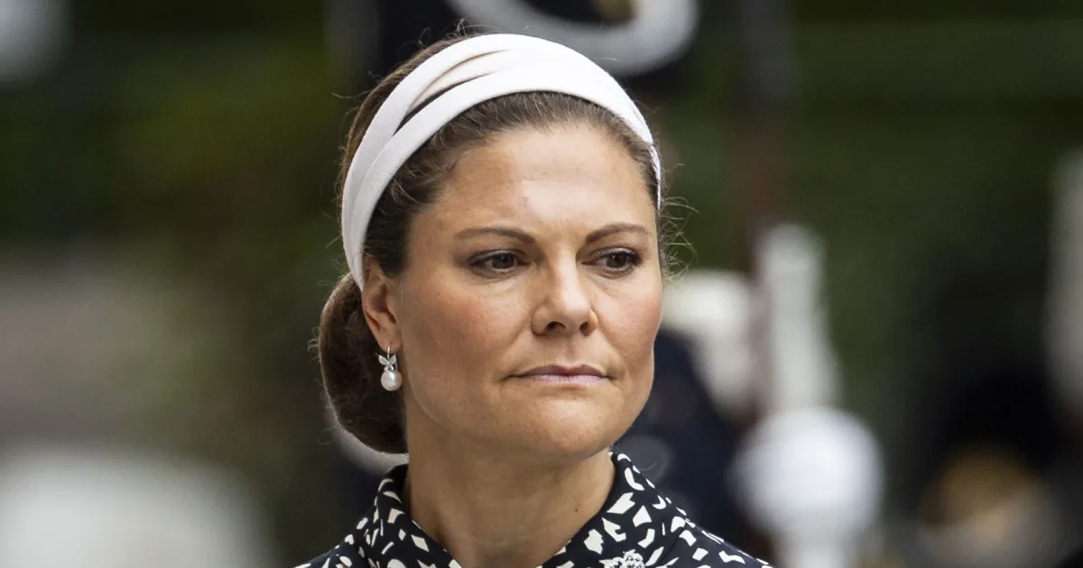 Man With Knife! Shocking Scene Outside Princess Victoria's Estate