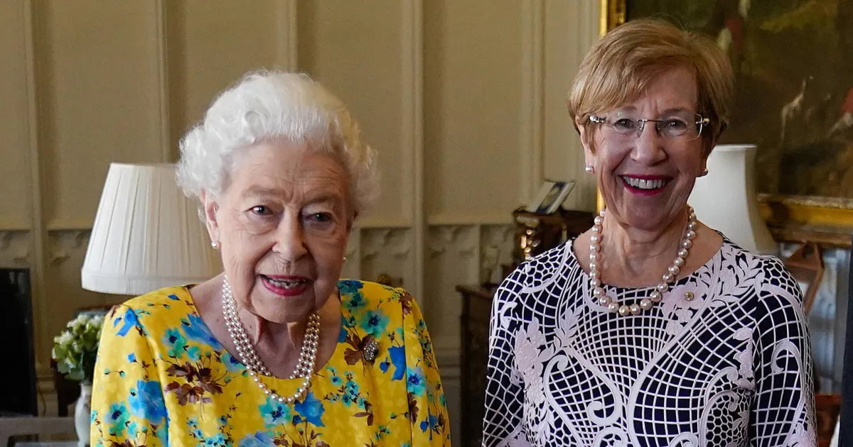 The Queen Without A Hat: She Has Beautiful Hair!