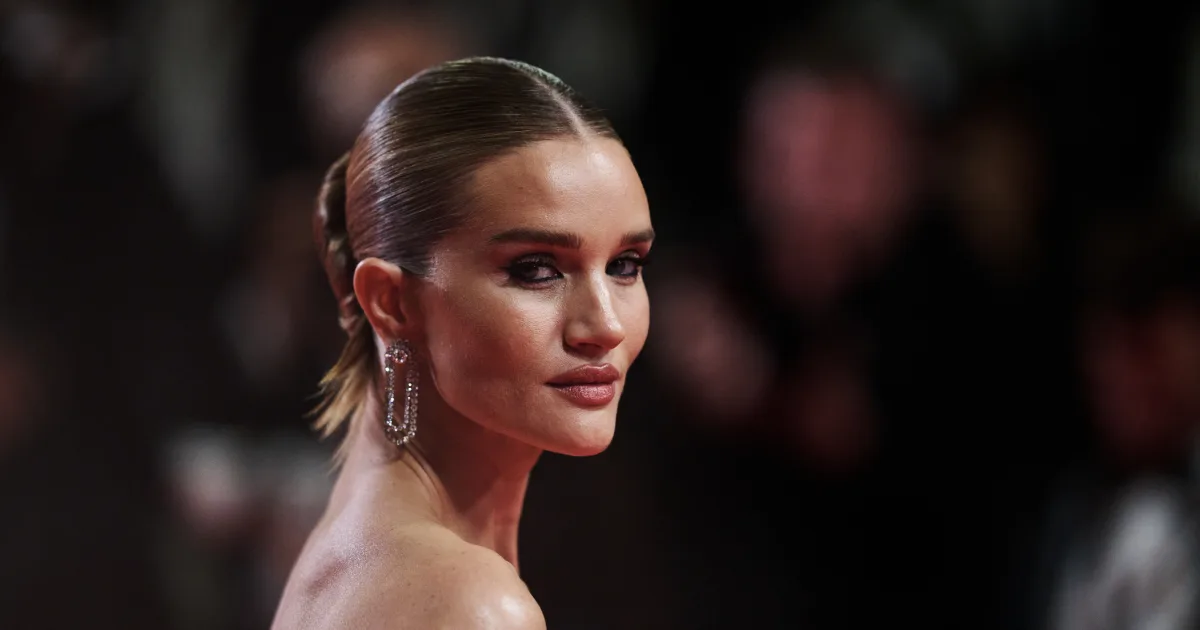 Rosie Huntington-Whiteley In See-Through Pants: Lingerie Peek!