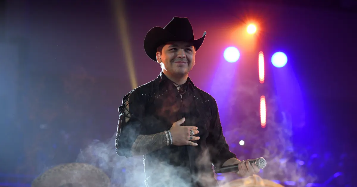 Christian Nodal le dedica a Cazzu una canción... ¡que también le Christian Nodal le dedica a Cazzu una canción... ¡que también le