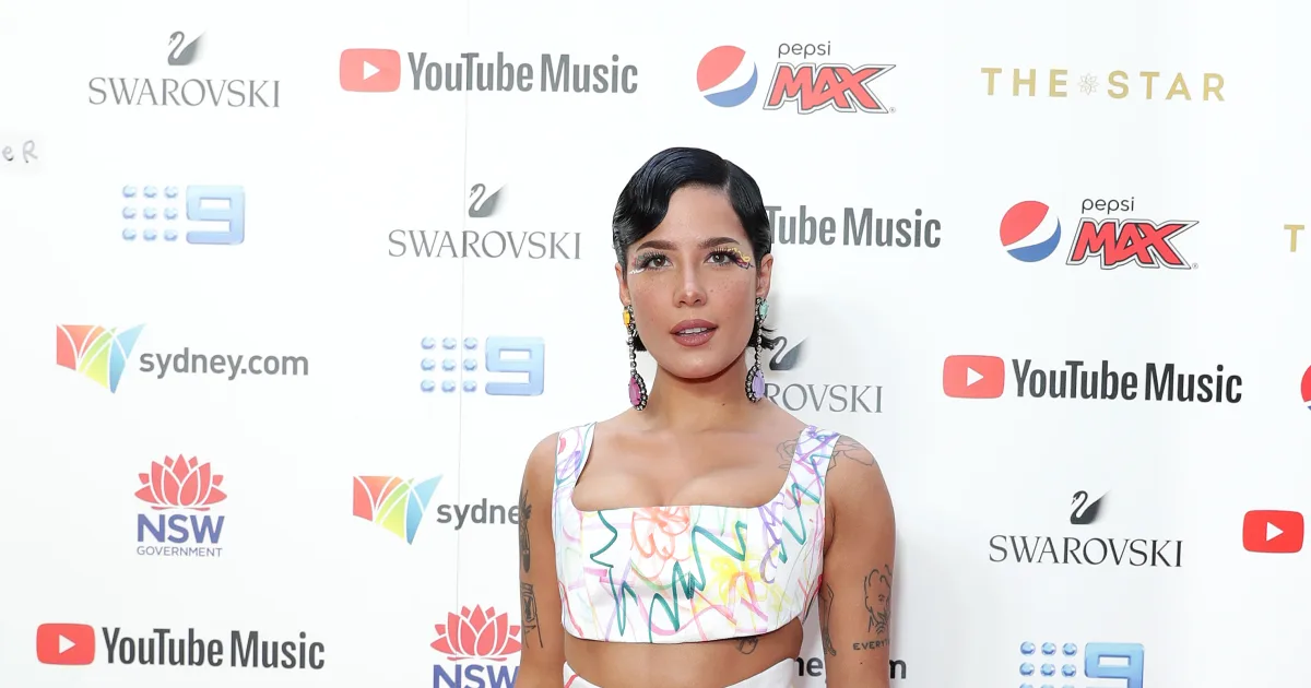 Halsey Announces Poetry Collection ‘I Would Leave Me If I Could.'