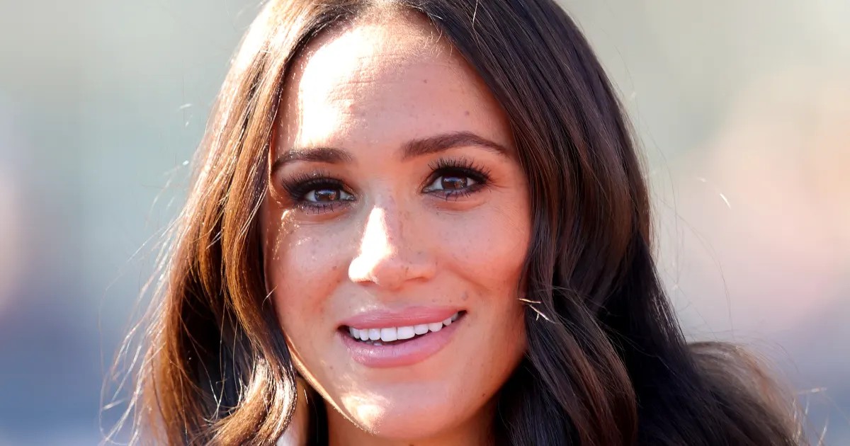 Meghan, Is That You? Duchess Shows Herself In A Baggy Look