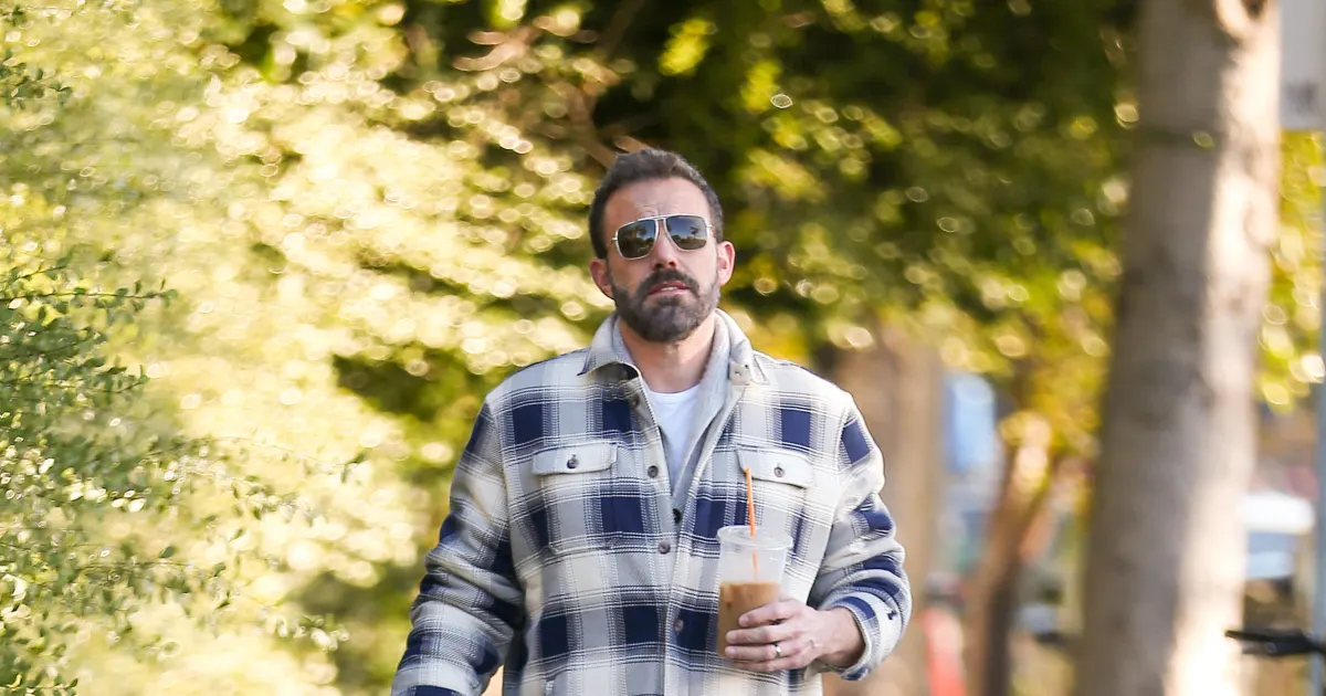 Ben Affleck Reacts To His Viral Grammys ‘Bored Face’ Meme