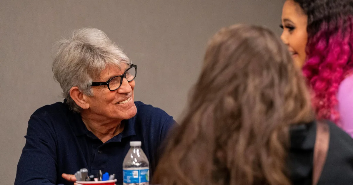 Eric Roberts Makes 'Public Apology' To Sister Julia Roberts