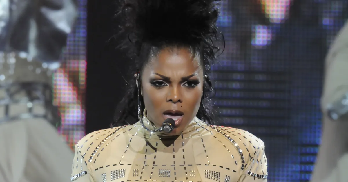 10 Celebrities Who Struggle With A Mental Illness