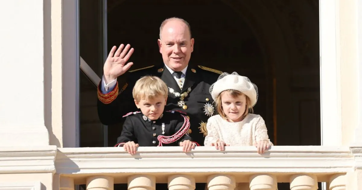 Oops? Prince Albert and Twins Become The Garbage Man!