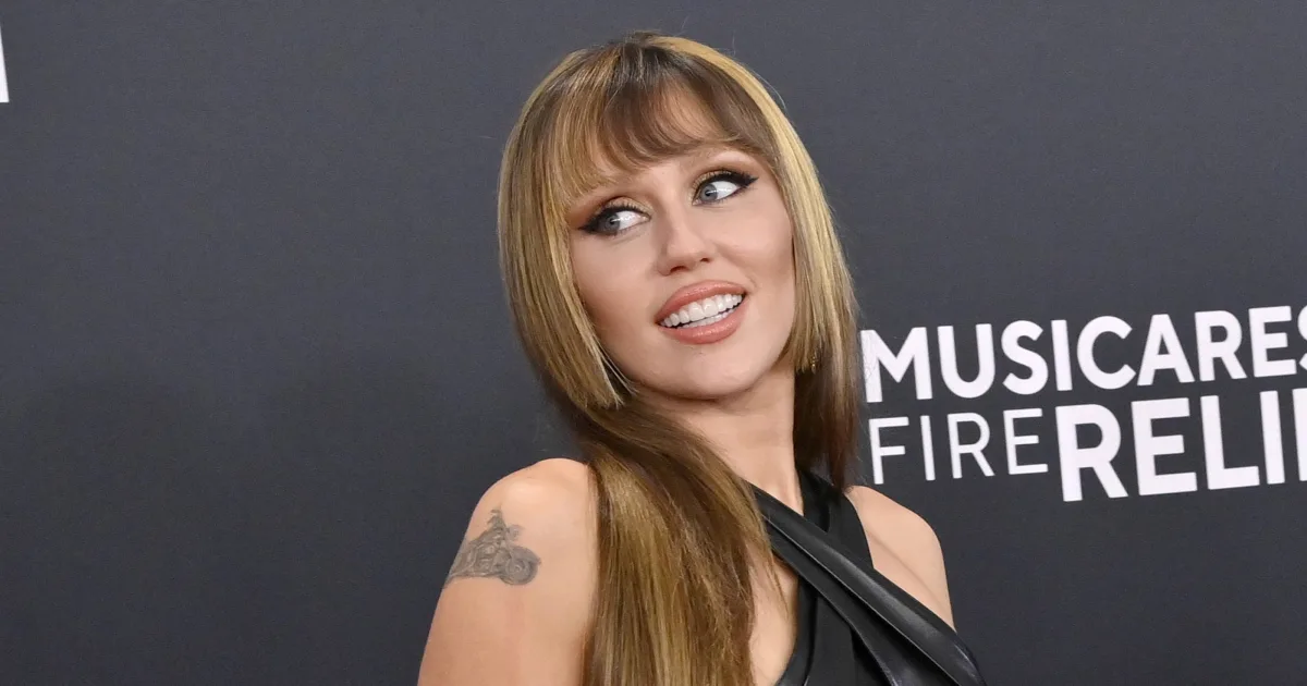 Miley Cyrus Drives Everyone Wild In New Look Without A Bra