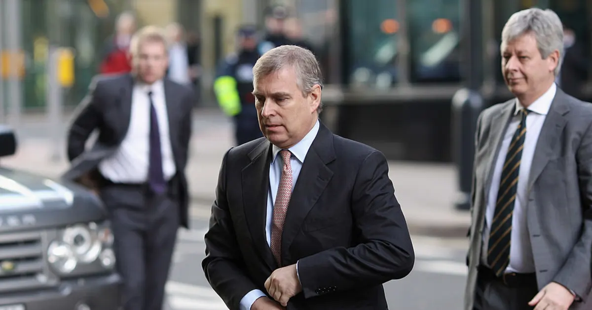 La Résistance Du Prince Andrew Au Royal Lodge