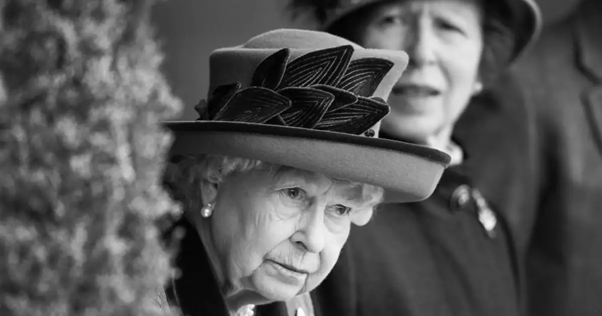 Queen Elizabeth II (†96): Royal Family Shows Her Tombstone For The ...