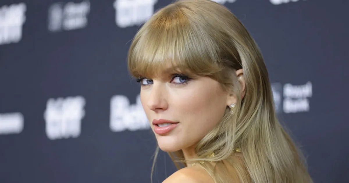 Taylor Swift's New Record Beating Rihanna To THIS