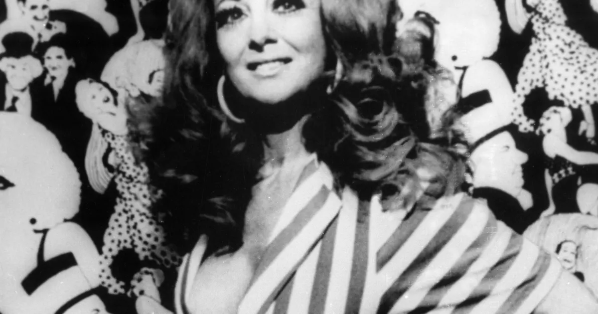 Tempest Storm: Best Pictures Of "The Queen Of Exotic Dancers"