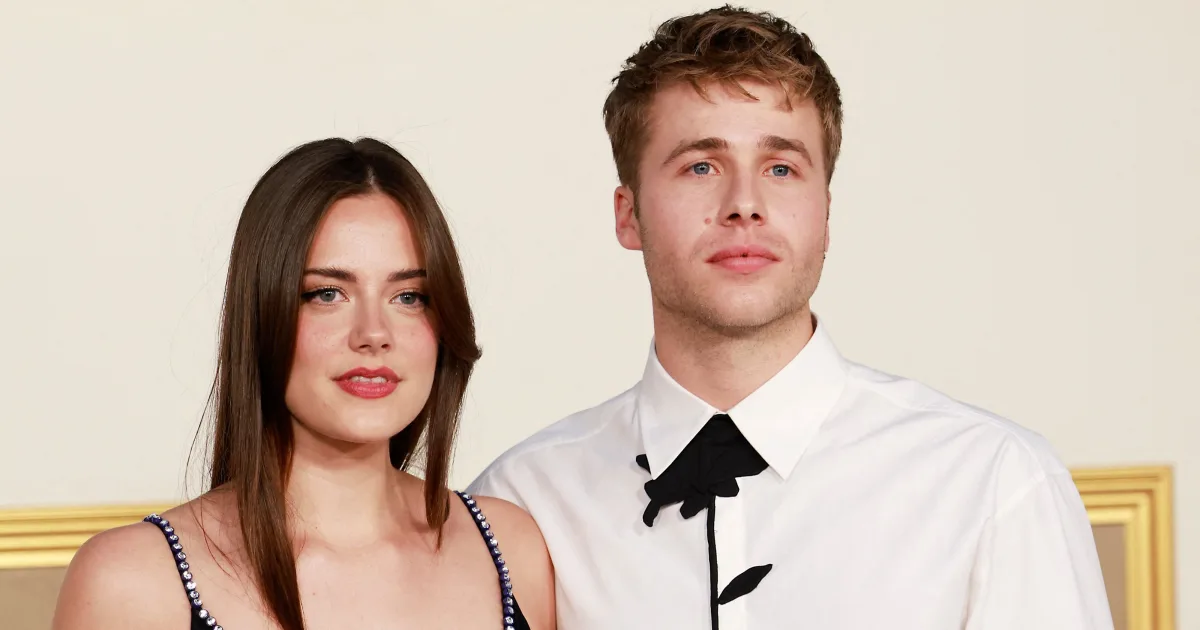 HOT! 'The Crown' Actors Who Play William And Kate Make Red Carpet