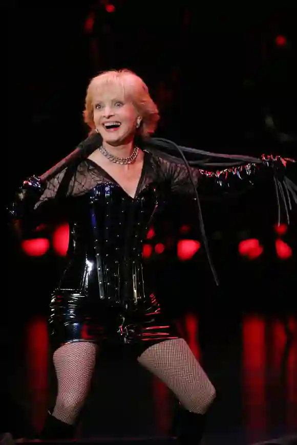 Retro Blast: A Look At Florence Henderson's Cause Of Death