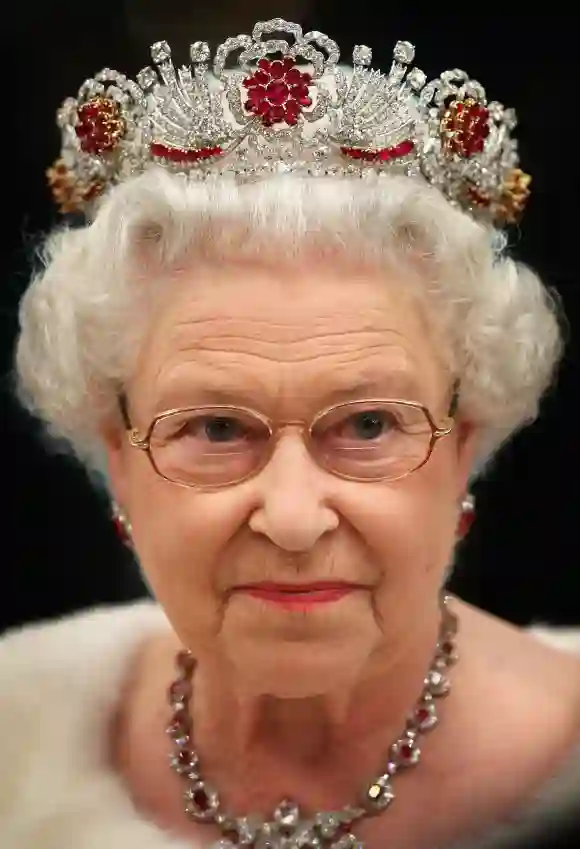 Royaux: Les Meilleures Photos De La Reine En Couronne